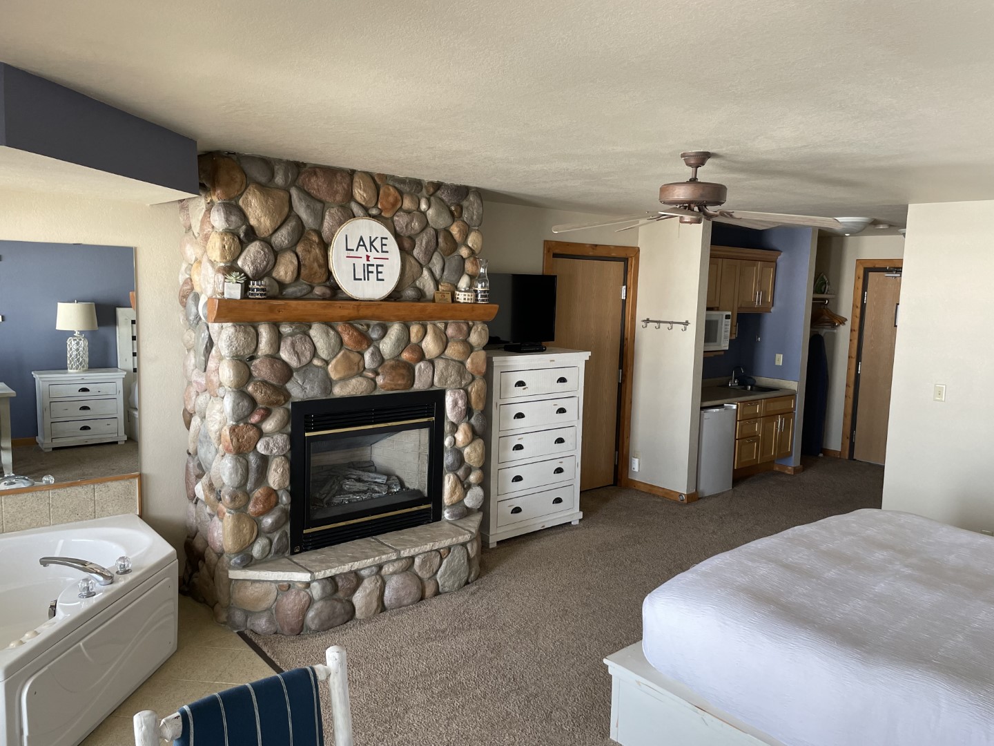 Lodging Options | Quarterdeck Resort