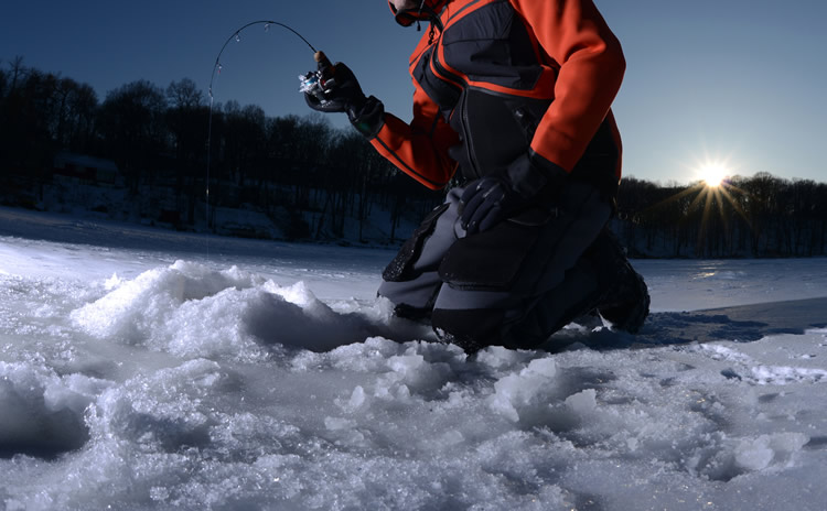 Ice Fishing on Gull Lake | Quarterdeck Resort